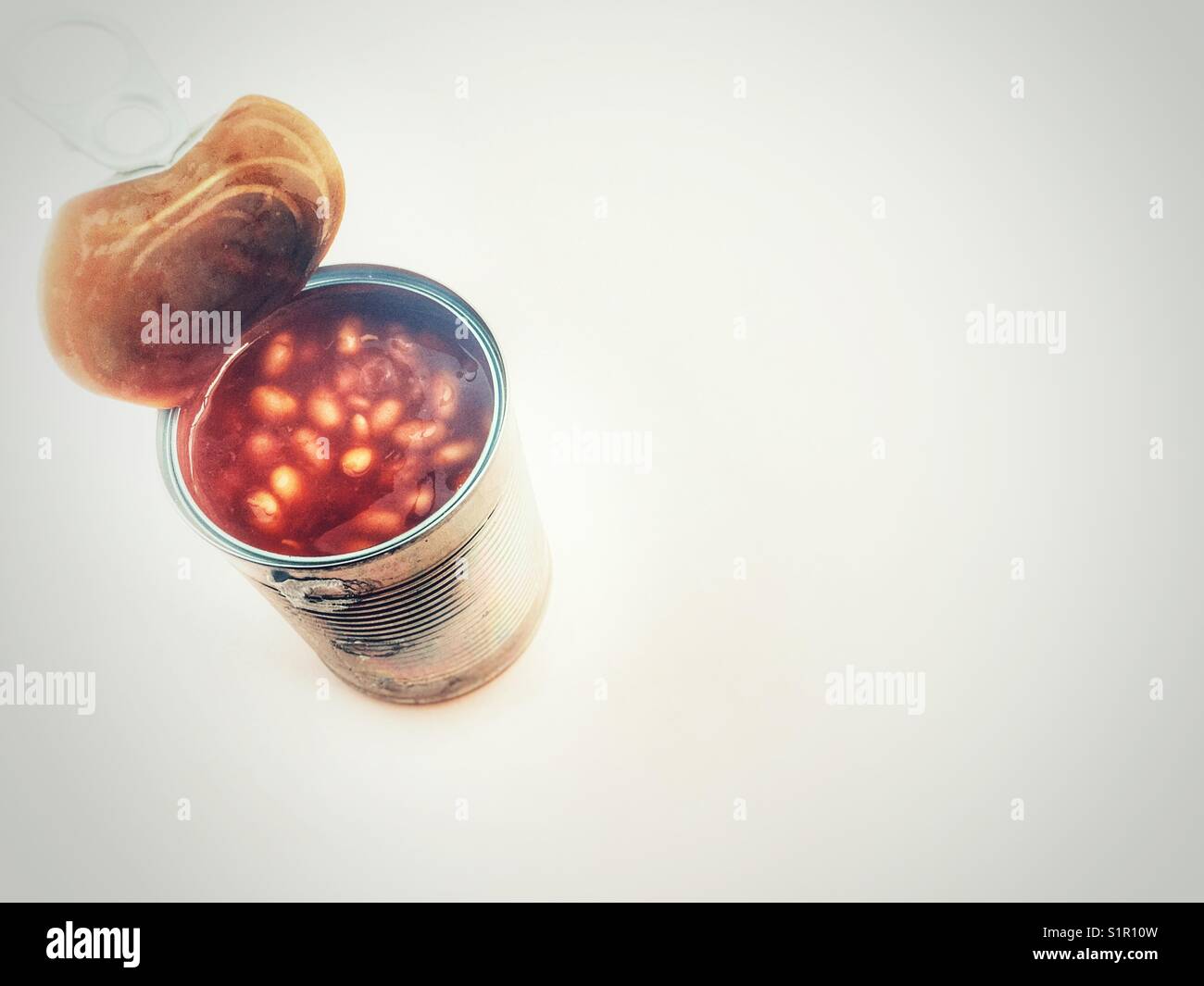 Tin of baked beans Stock Photo - Alamy