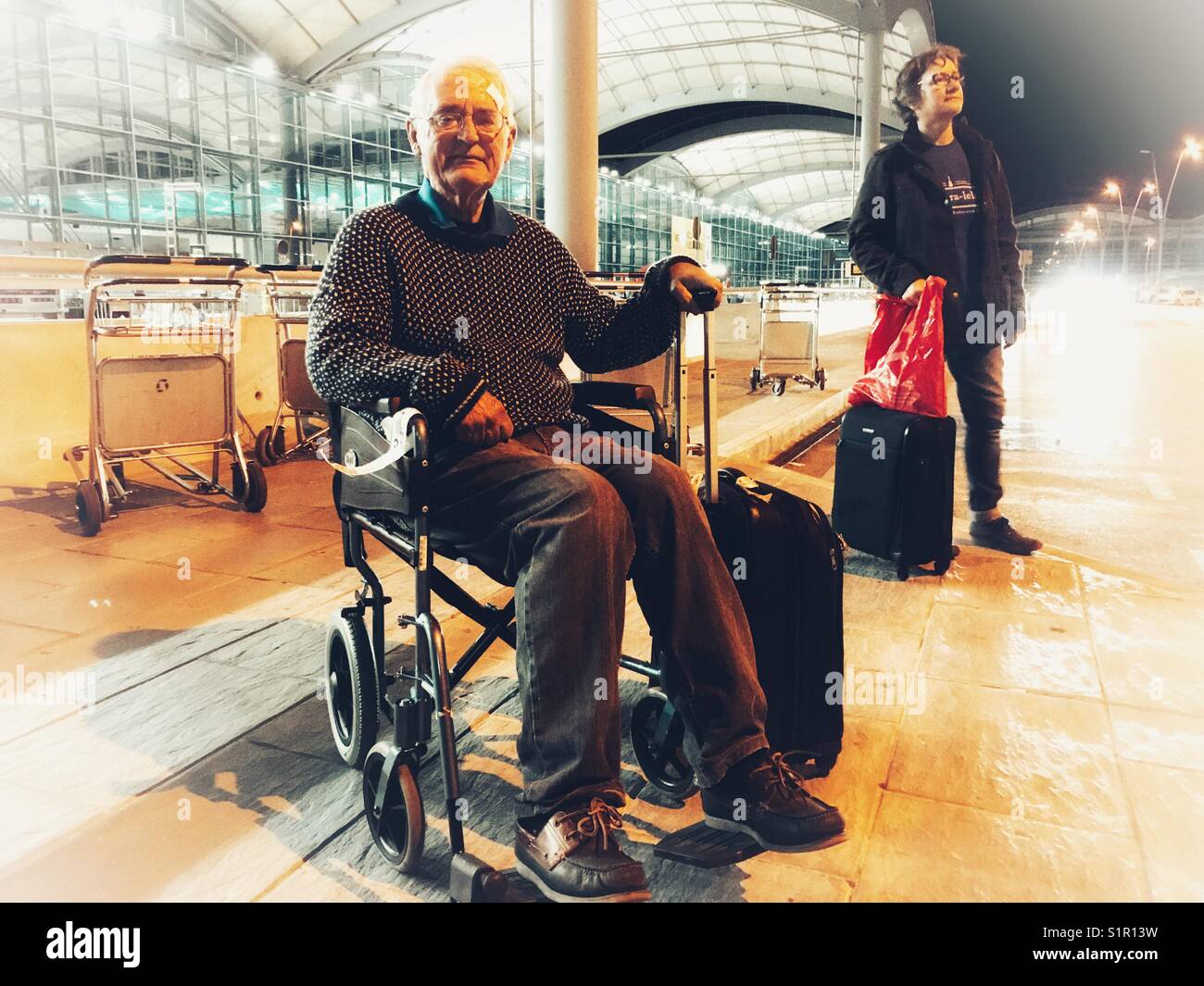 Senior shuttle bus hi-res stock photography and images - Alamy