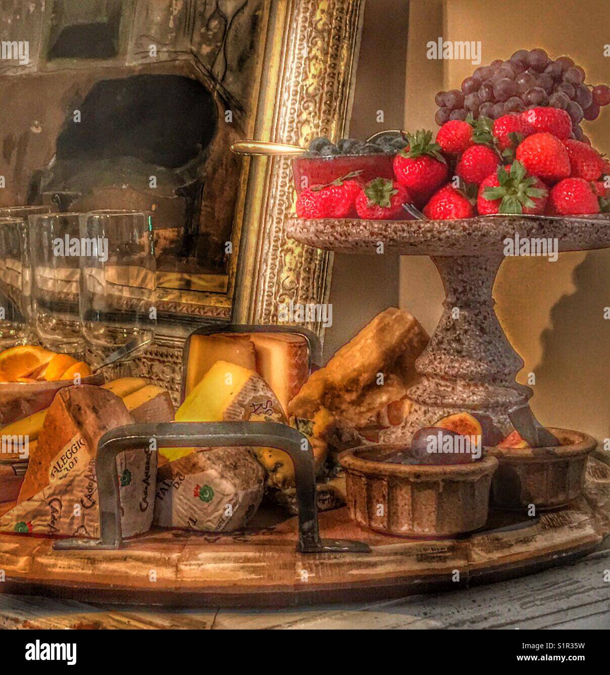 Happy hour buffet hi-res stock photography and images - Alamy