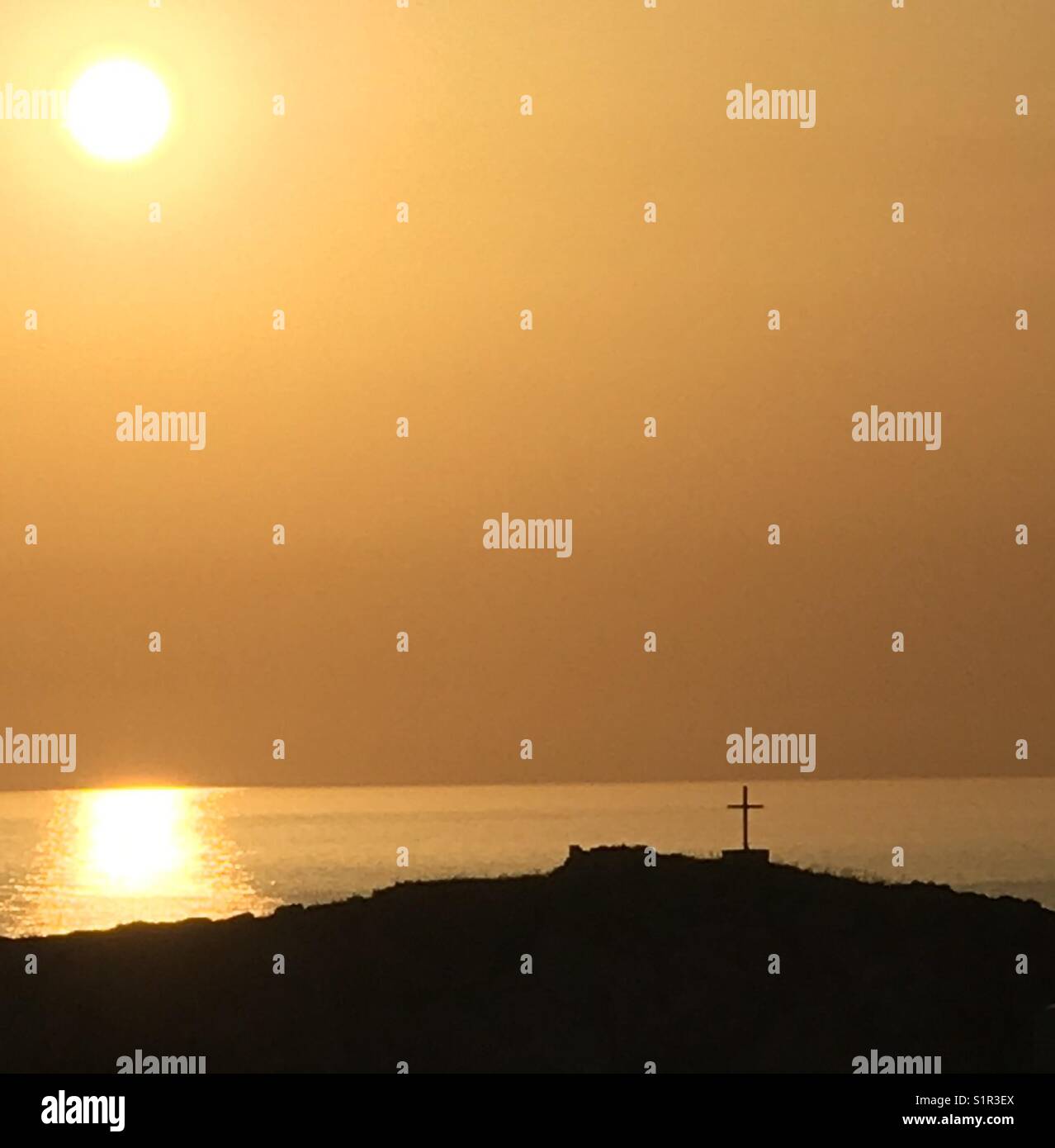 Chasing the sunrise hi-res stock photography and images - Alamy