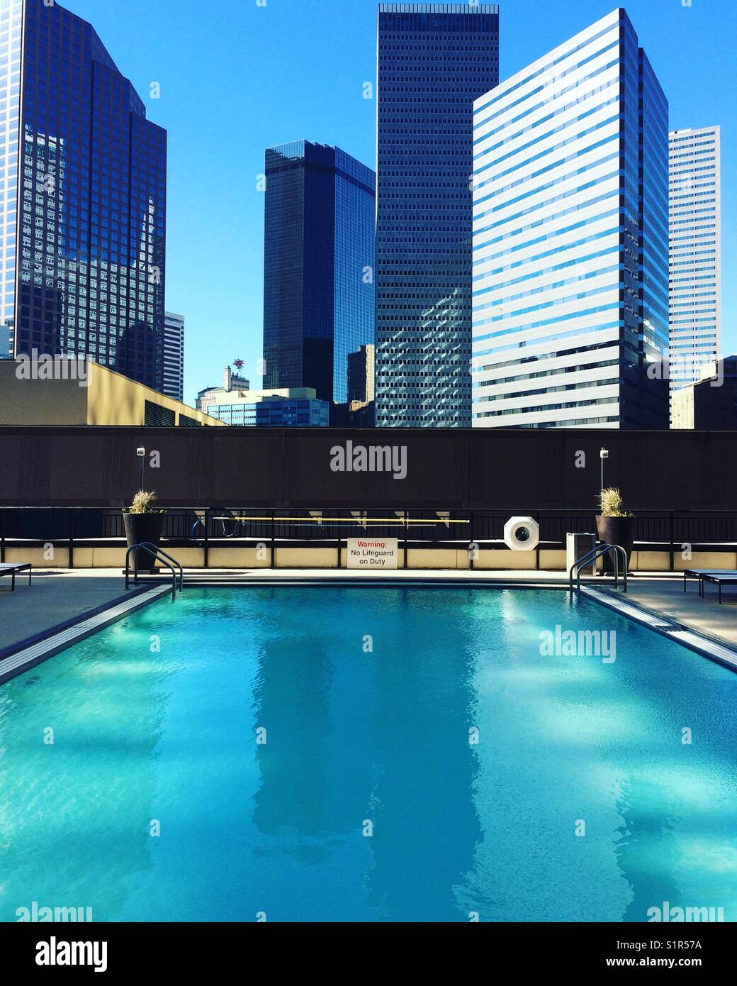 Daytime pool hi-res stock photography and images - Alamy