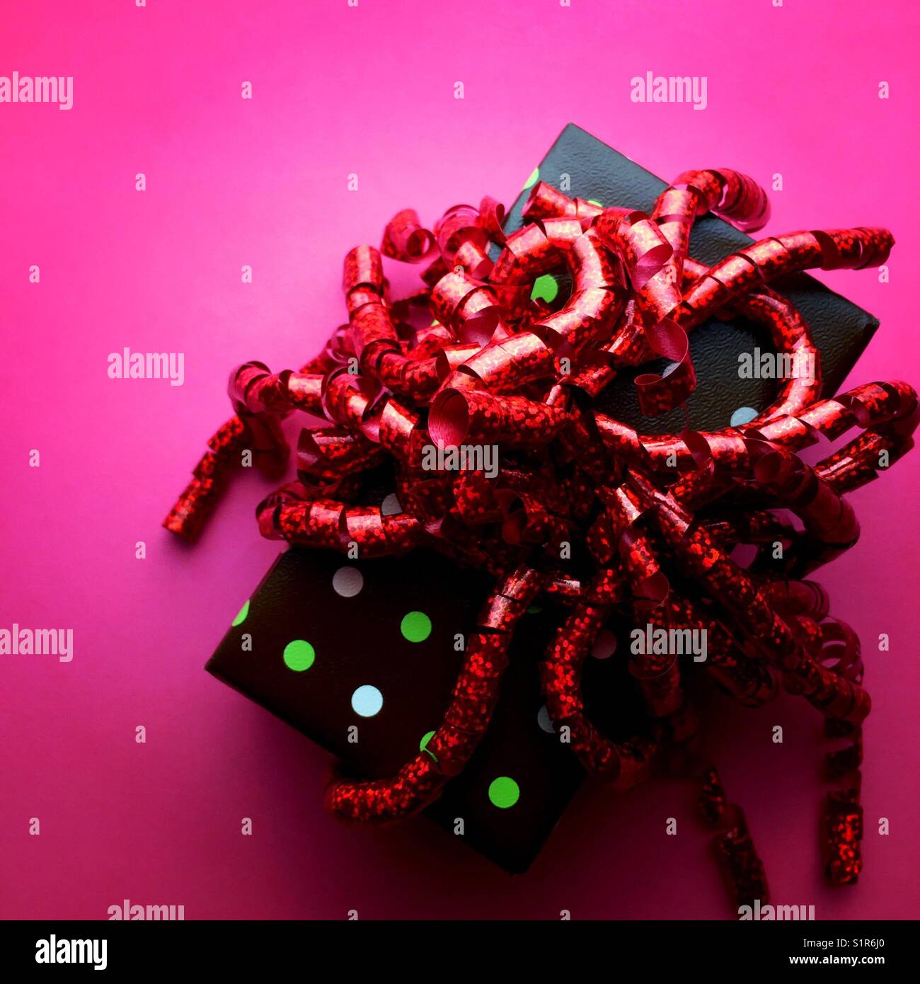 Happy birthday gift wrapping paper hi-res stock photography and images ...