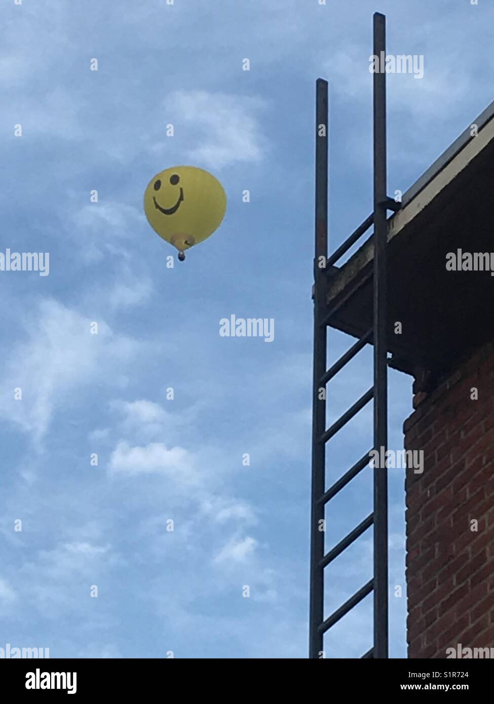 Blue smiley hi-res stock photography and images - Alamy