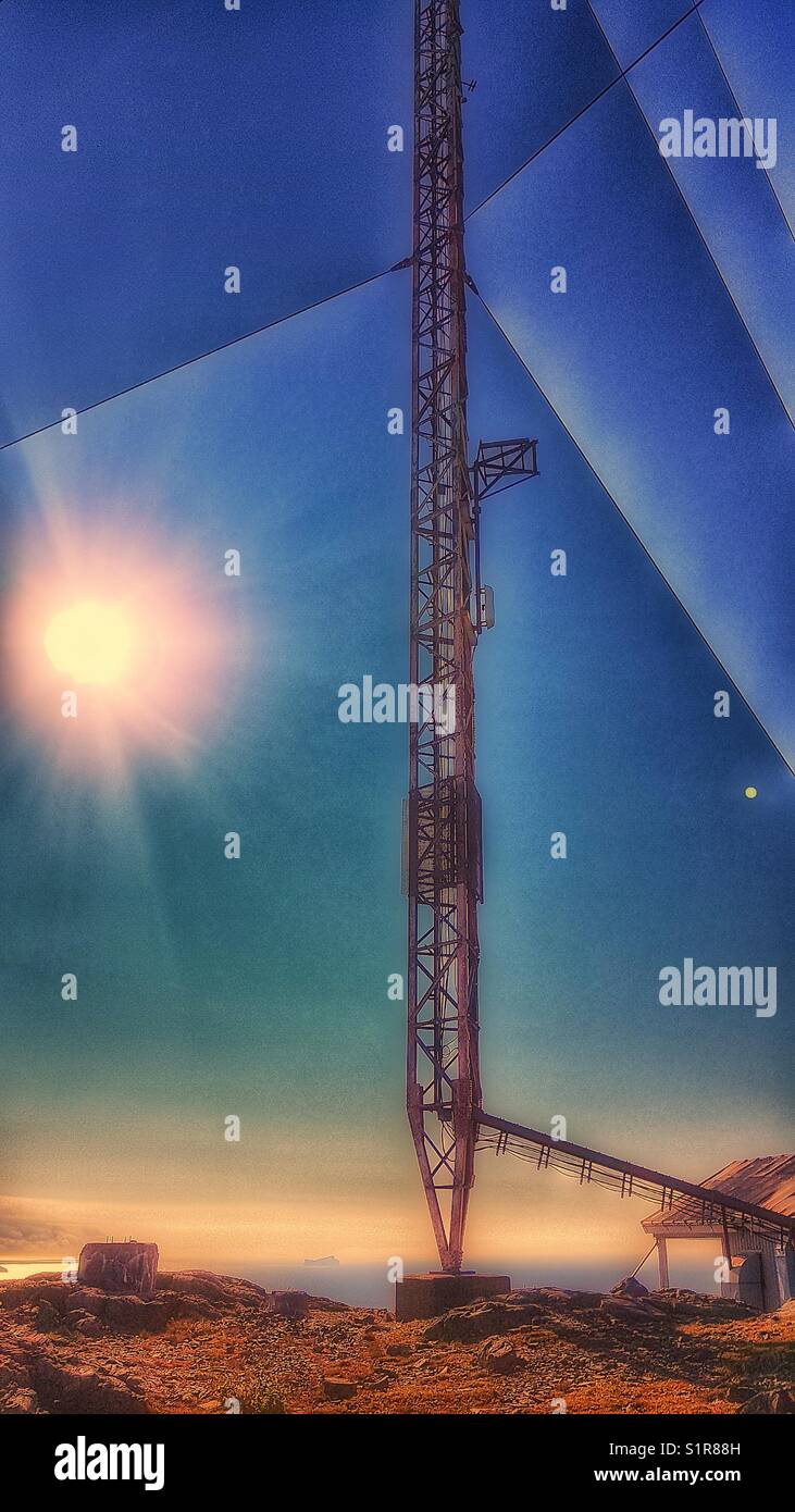 Satellite transmitter hi-res stock photography and images - Alamy