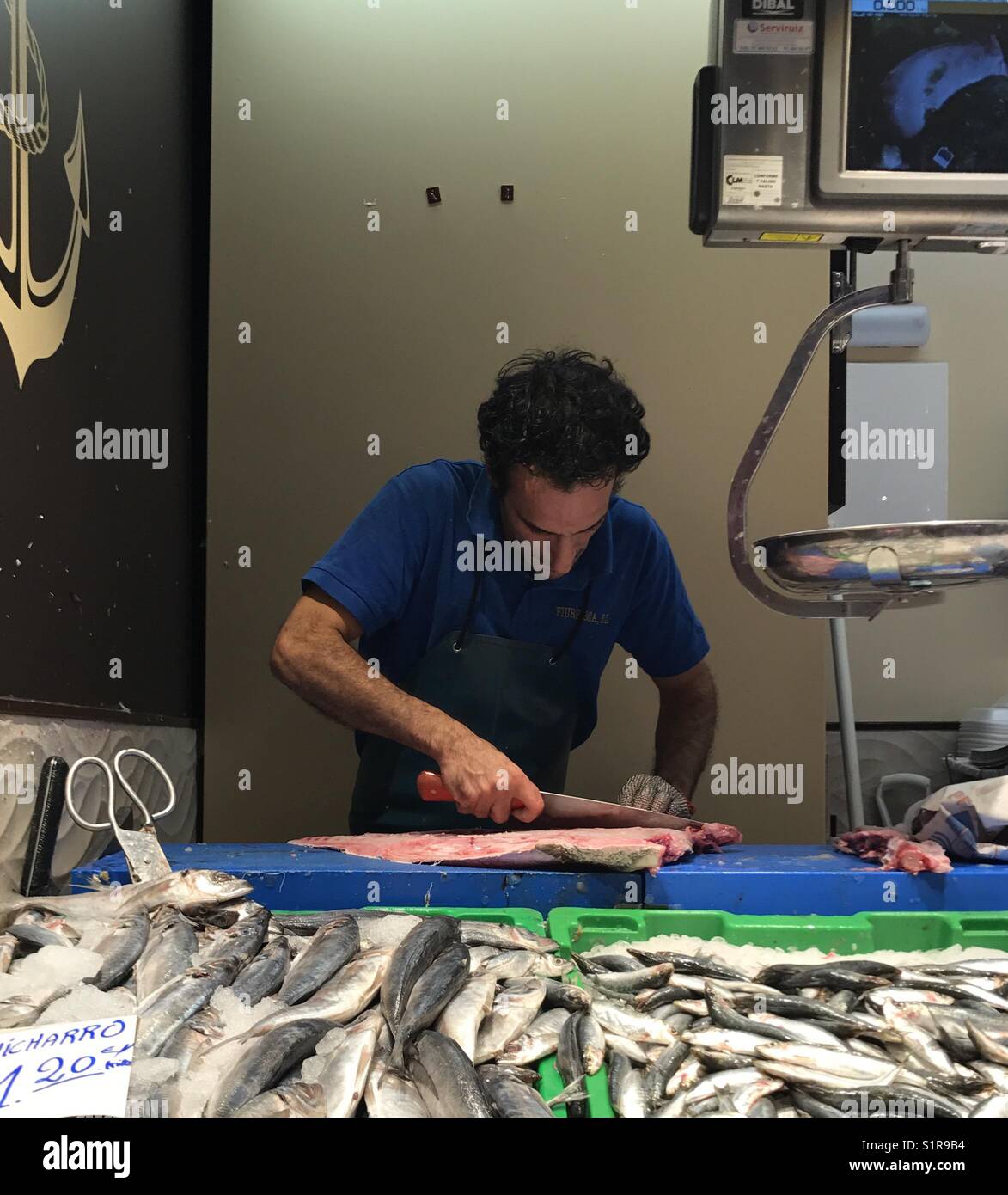 Fishmonger in Madrid Stock Photo - Alamy