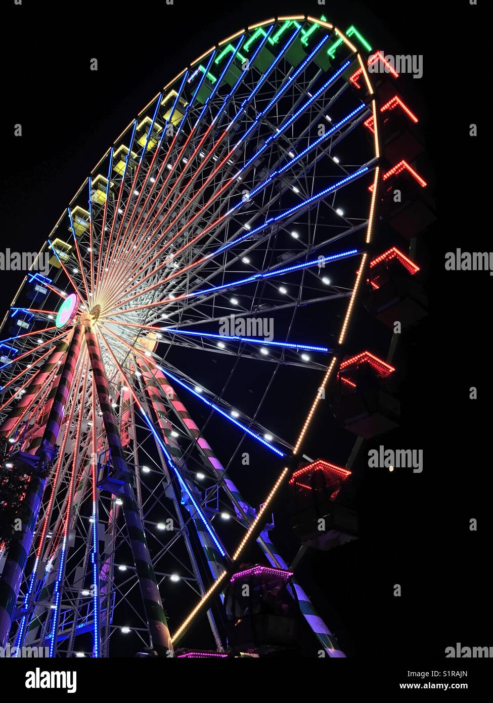 State fair ferris wheel hi-res stock photography and images - Alamy
