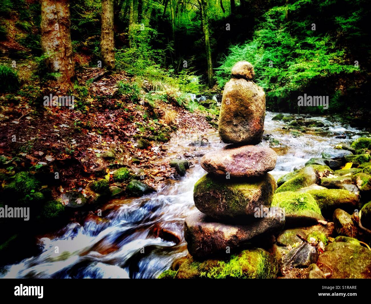 Balance of stones hi-res stock photography and images - Alamy
