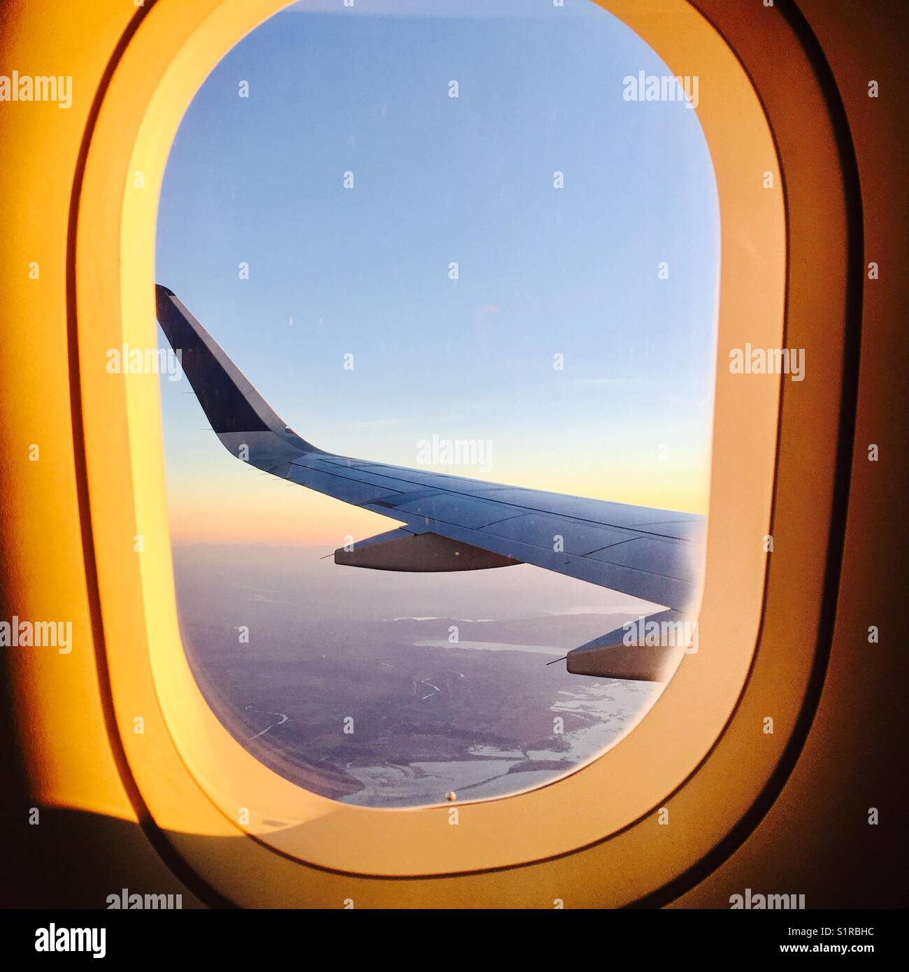 Sun plane wing hi-res stock photography and images - Alamy