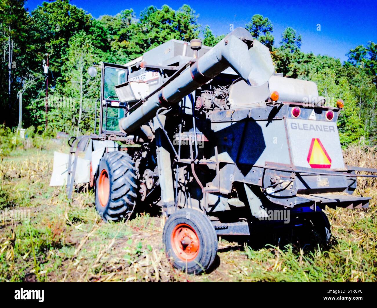 Gleaner combine hi-res stock photography and images - Alamy