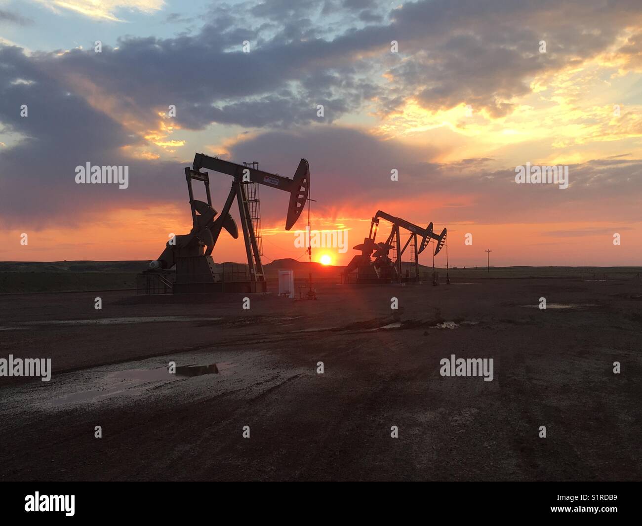 Oil patch hi-res stock photography and images - Alamy