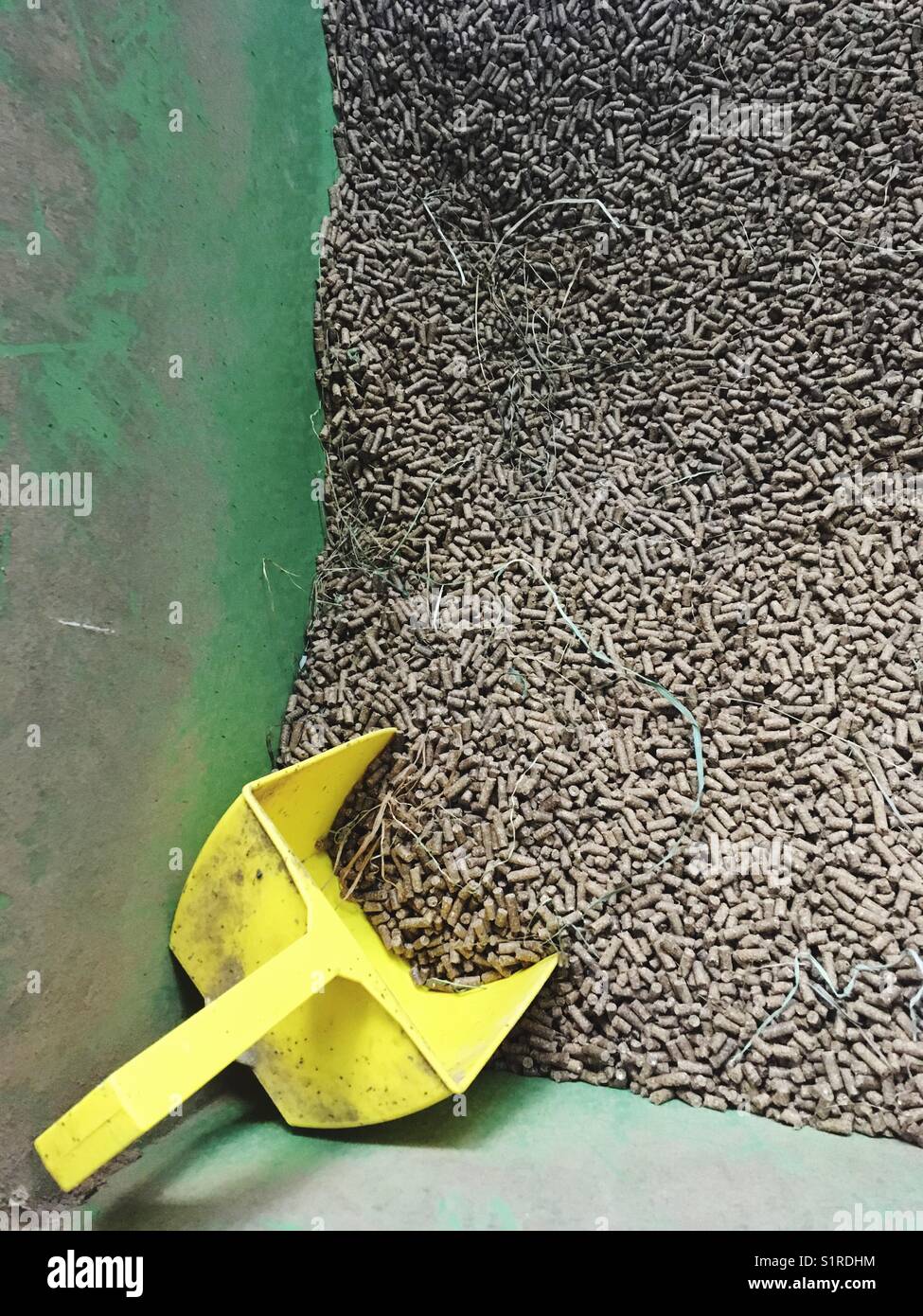 Pellet feed hi-res stock photography and images - Alamy