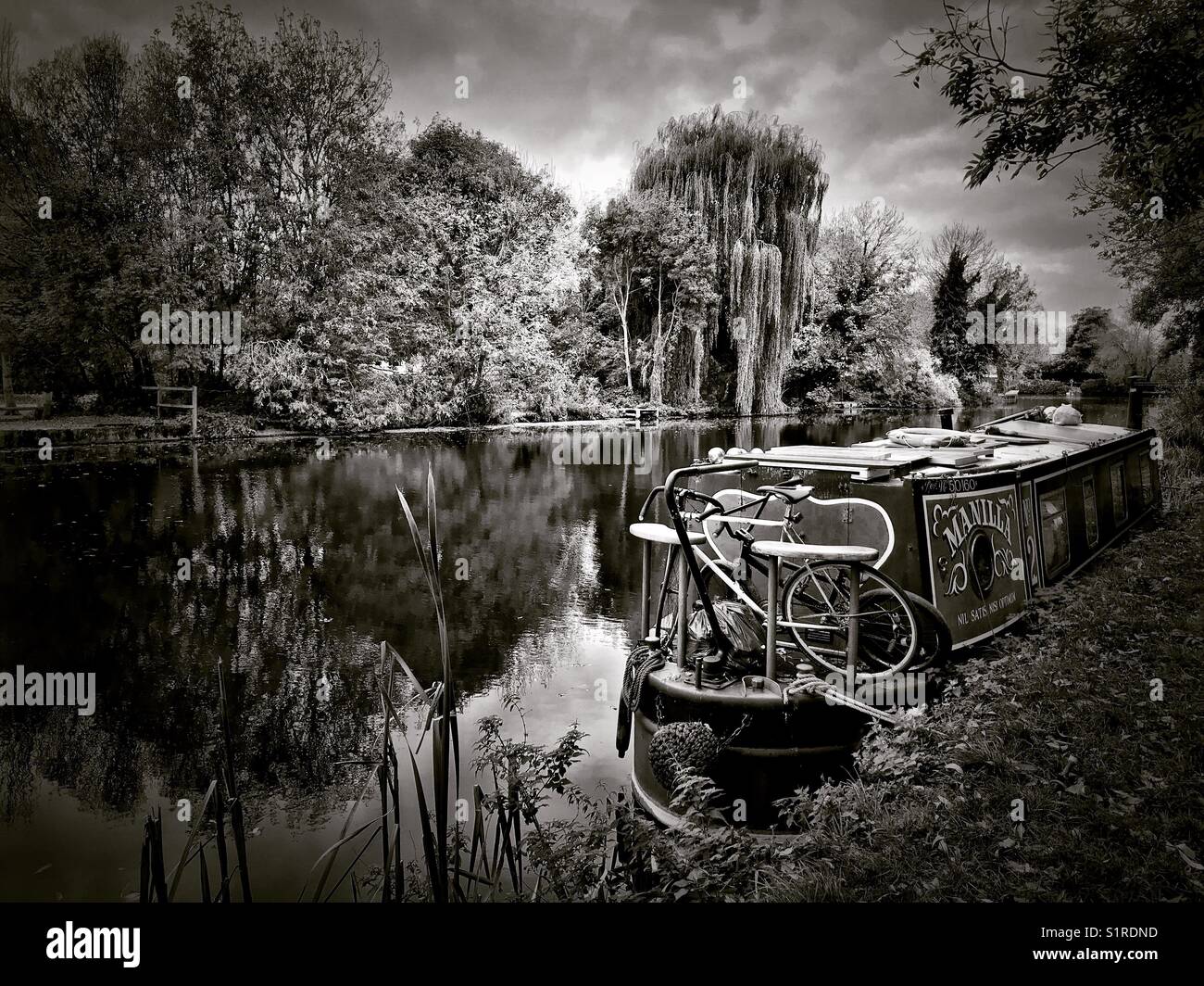 Life on an English River Boat Stock Photo - Alamy