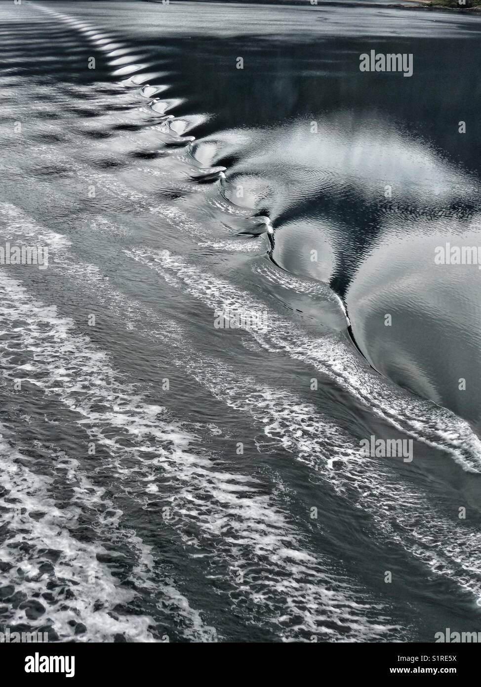 Ship’s bow wave Stock Photo - Alamy