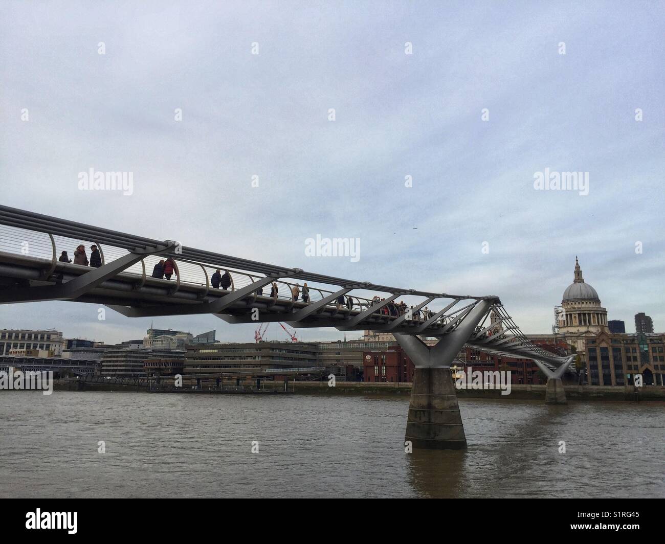 Millennium bridge london 2000 hi-res stock photography and images - Alamy