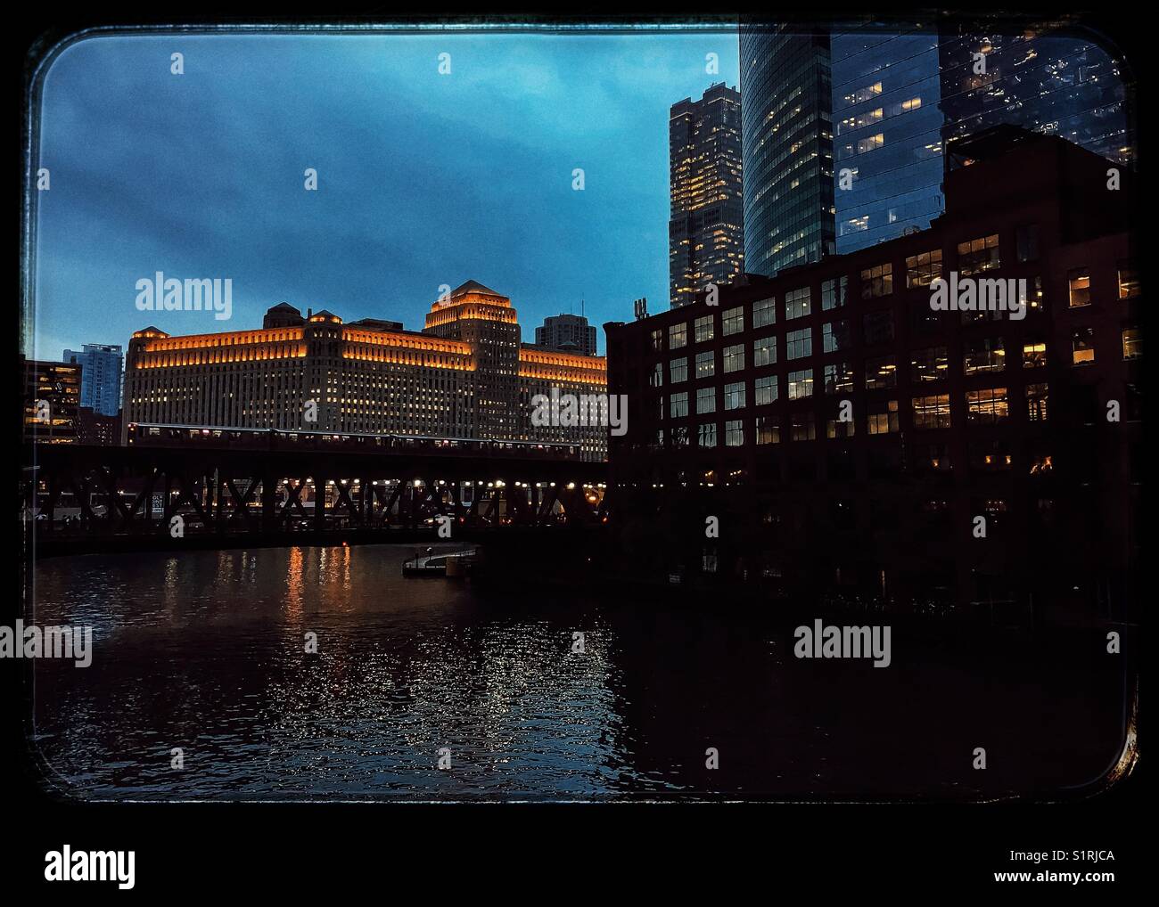 Chicago el train hi-res stock photography and images - Alamy