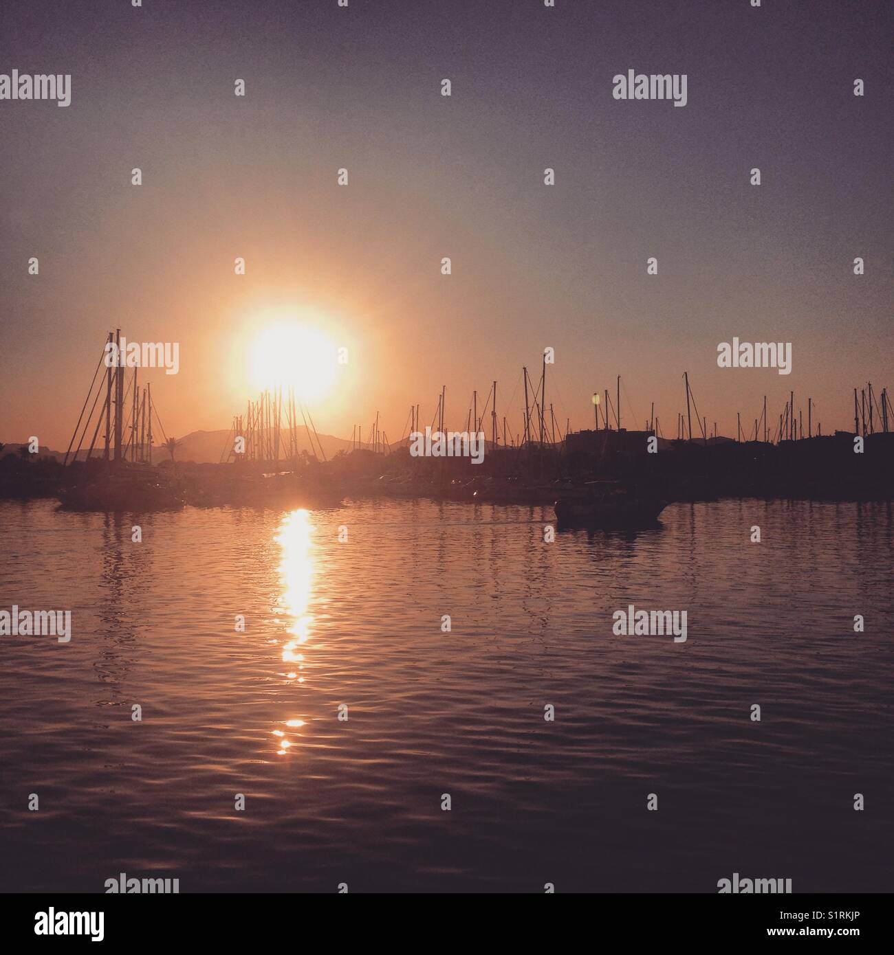 Marina sunset hi-res stock photography and images - Alamy