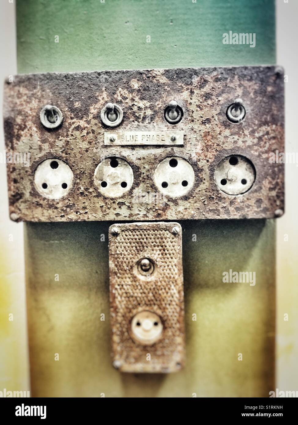 Electrical sockets hi-res stock photography and images - Alamy