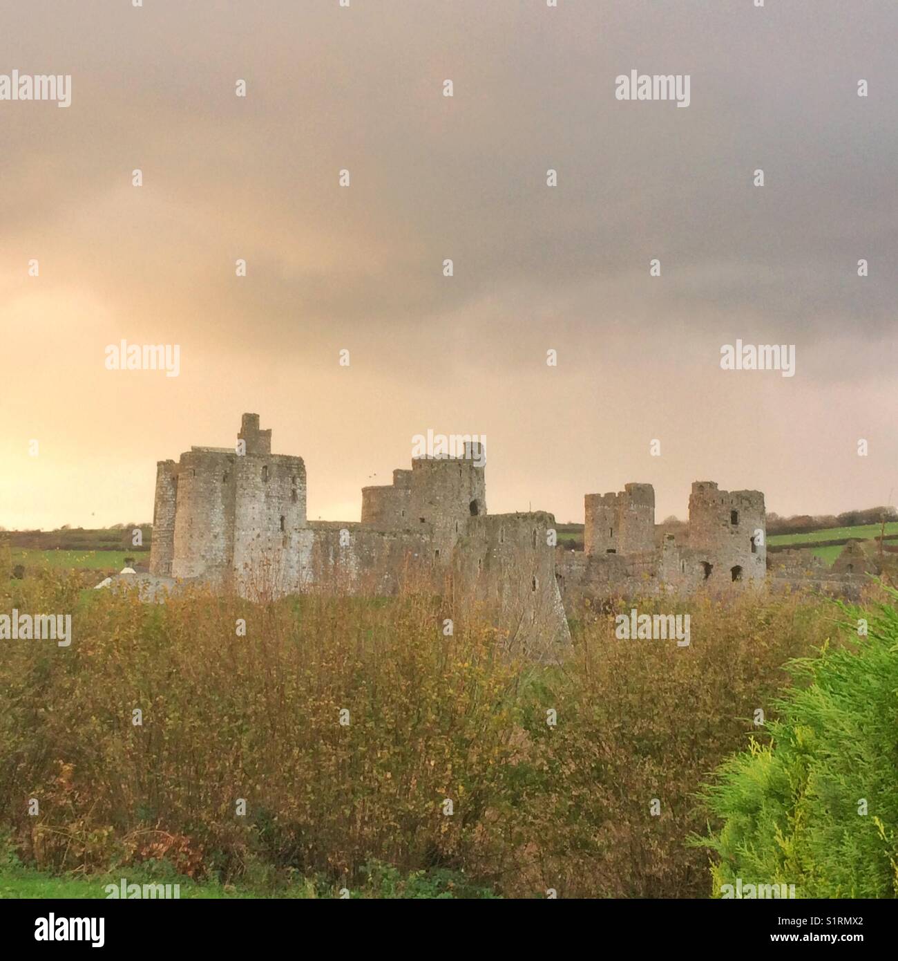 Kidwelly castle hi-res stock photography and images - Alamy