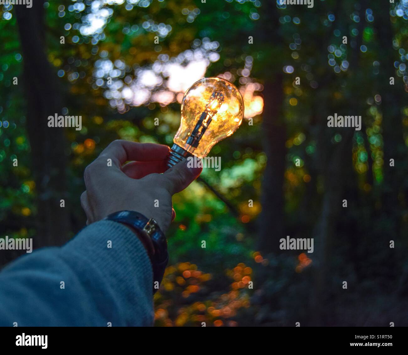 Light bulb moment hi-res stock photography and images - Alamy