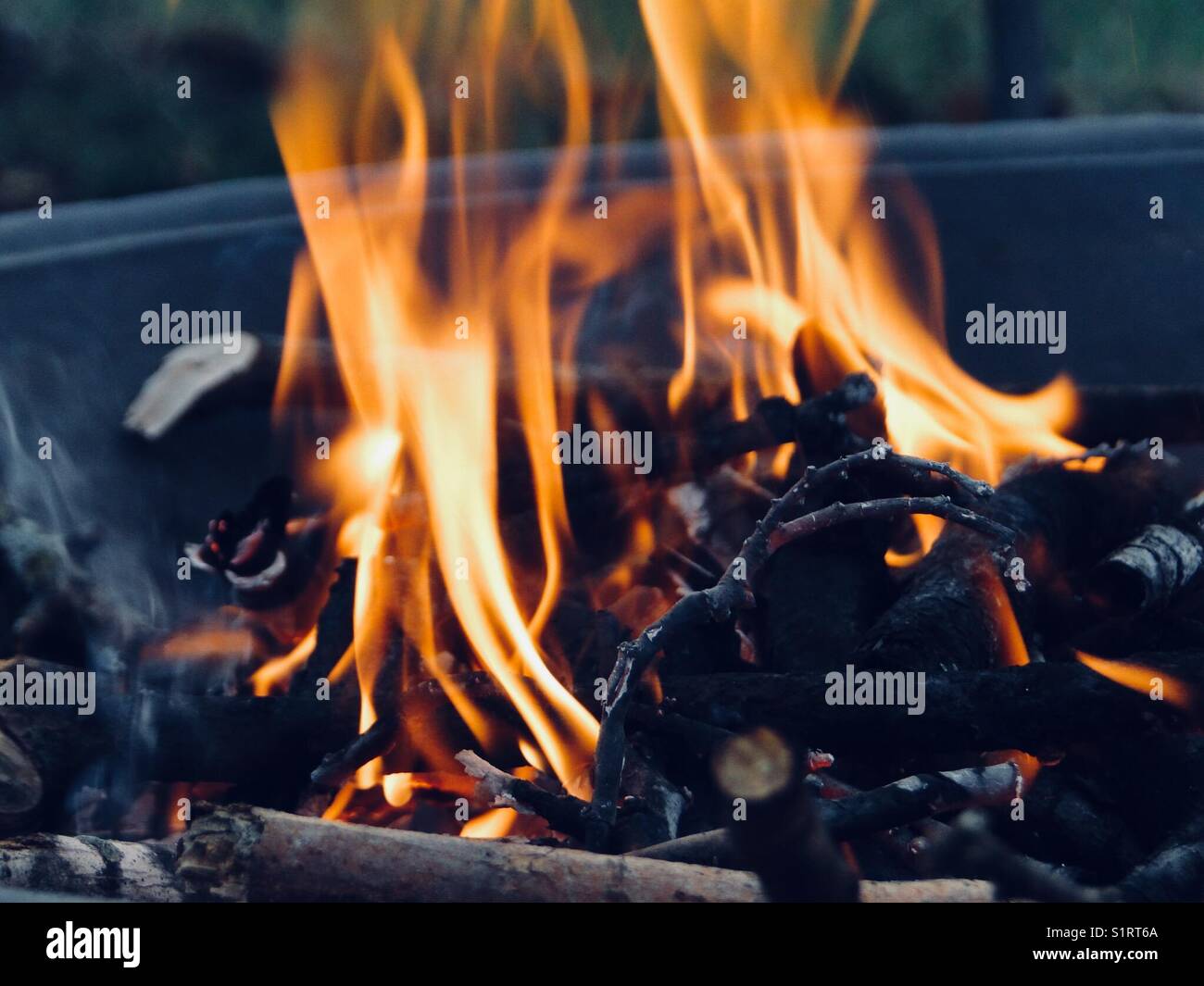 Fire roast hi-res stock photography and images - Alamy