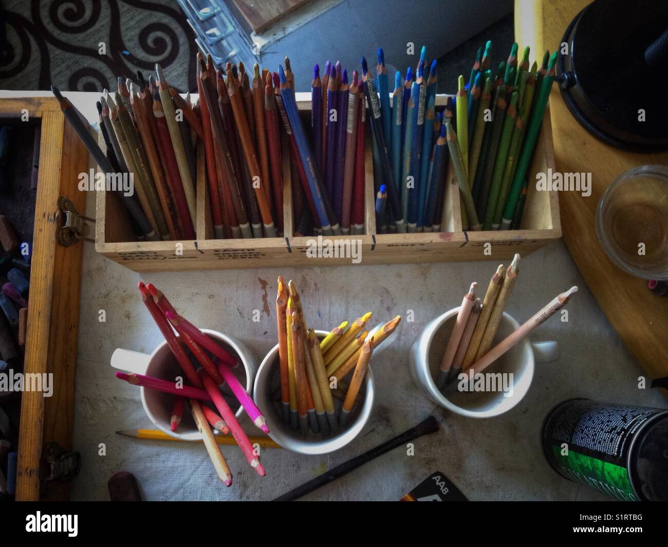 Art studio still life Stock Photo - Alamy