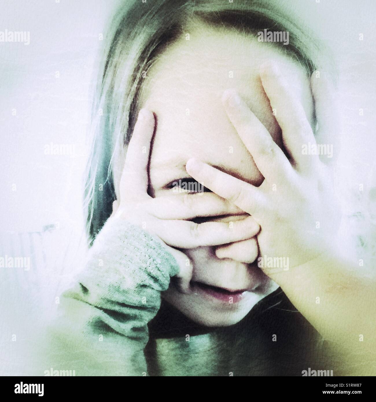 Young peeking hi-res stock photography and images - Alamy