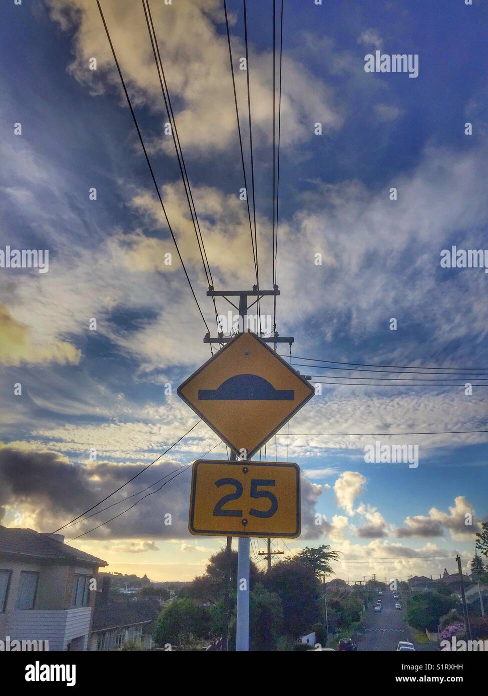 25km hr hi-res stock photography and images - Alamy