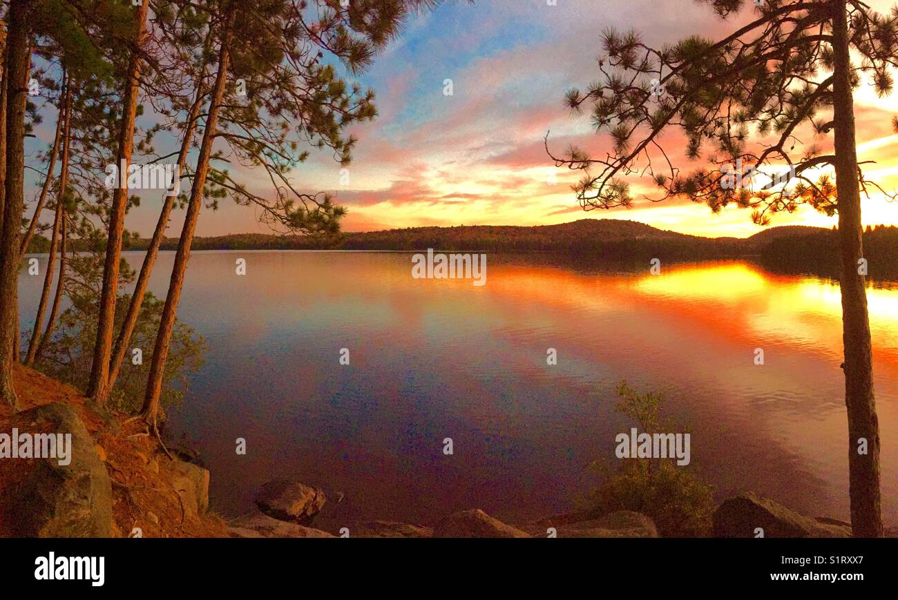 Sunlight lake hi-res stock photography and images - Alamy