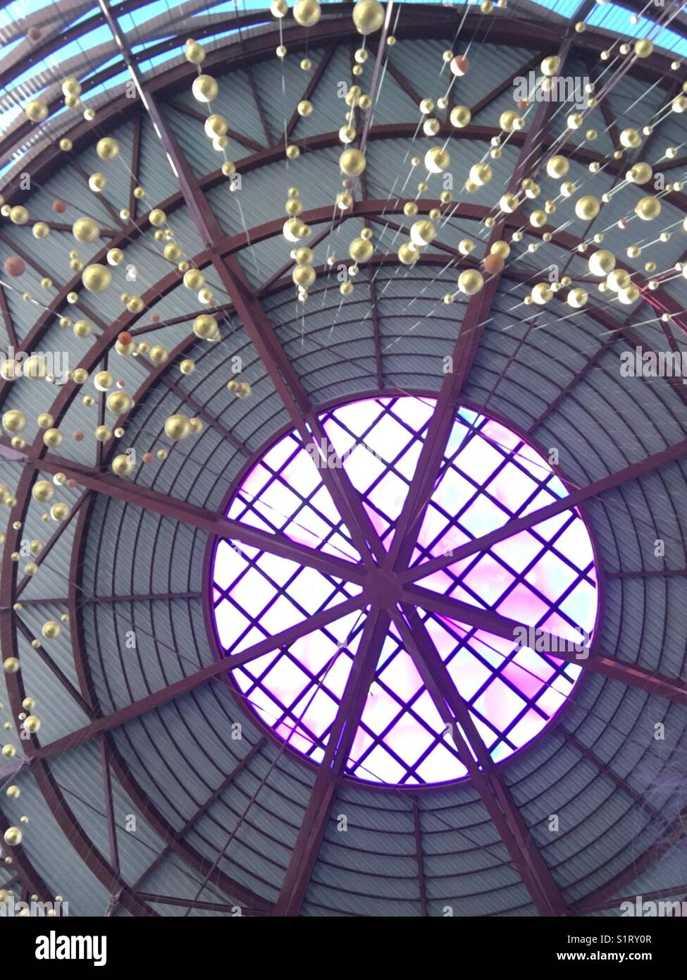 Gold ceiling hi-res stock photography and images - Alamy