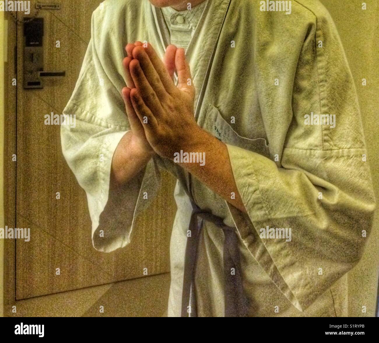 Man bowing hi-res stock photography and images - Alamy