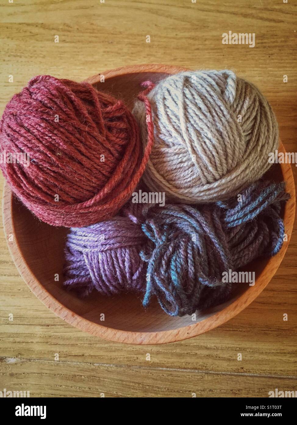 A bowl full of wool Stock Photo - Alamy