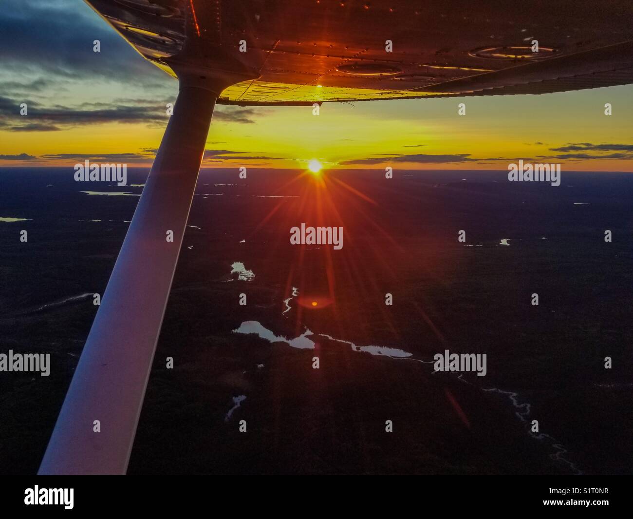 Airplane Sunset Canada Stock Photos & Airplane Sunset Canada Stock ...