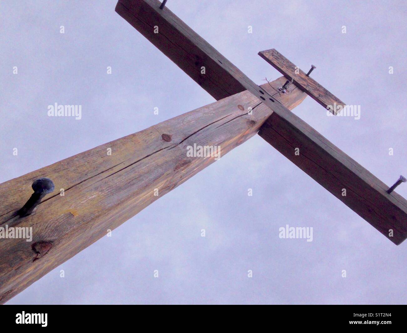 Old rugged cross Stock Photo - Alamy