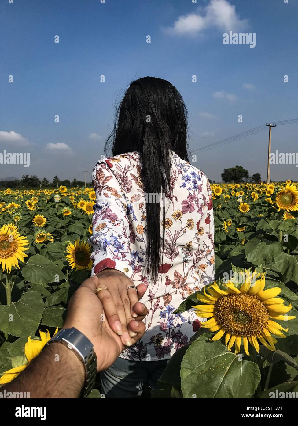 India couple bike hi-res stock photography and images - Alamy