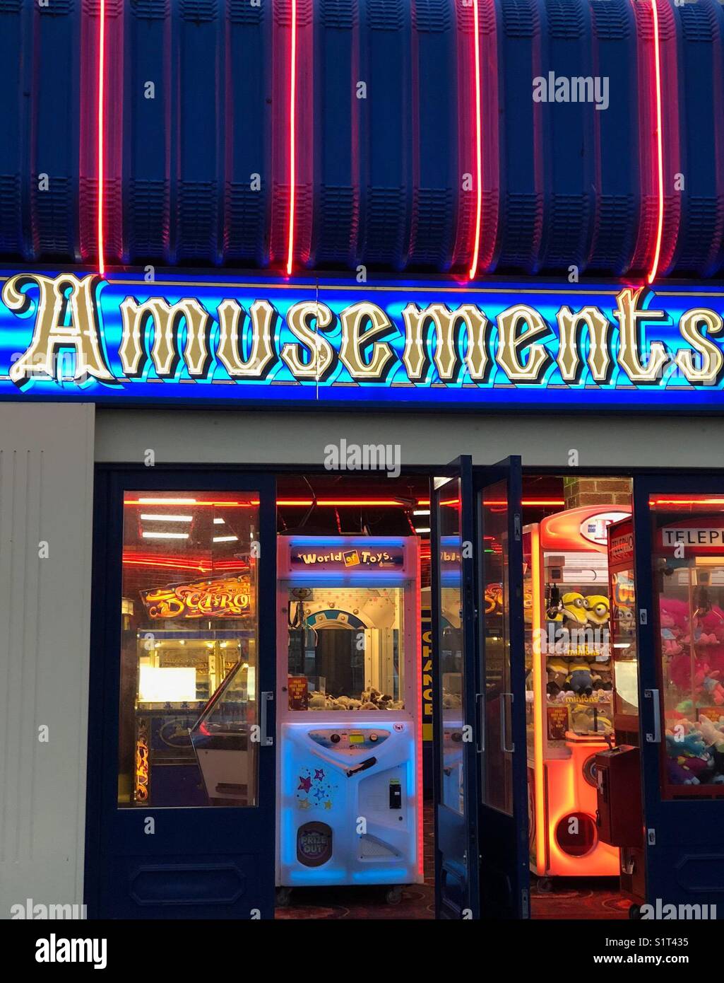 Amusement arcade whitby hi-res stock photography and images - Alamy