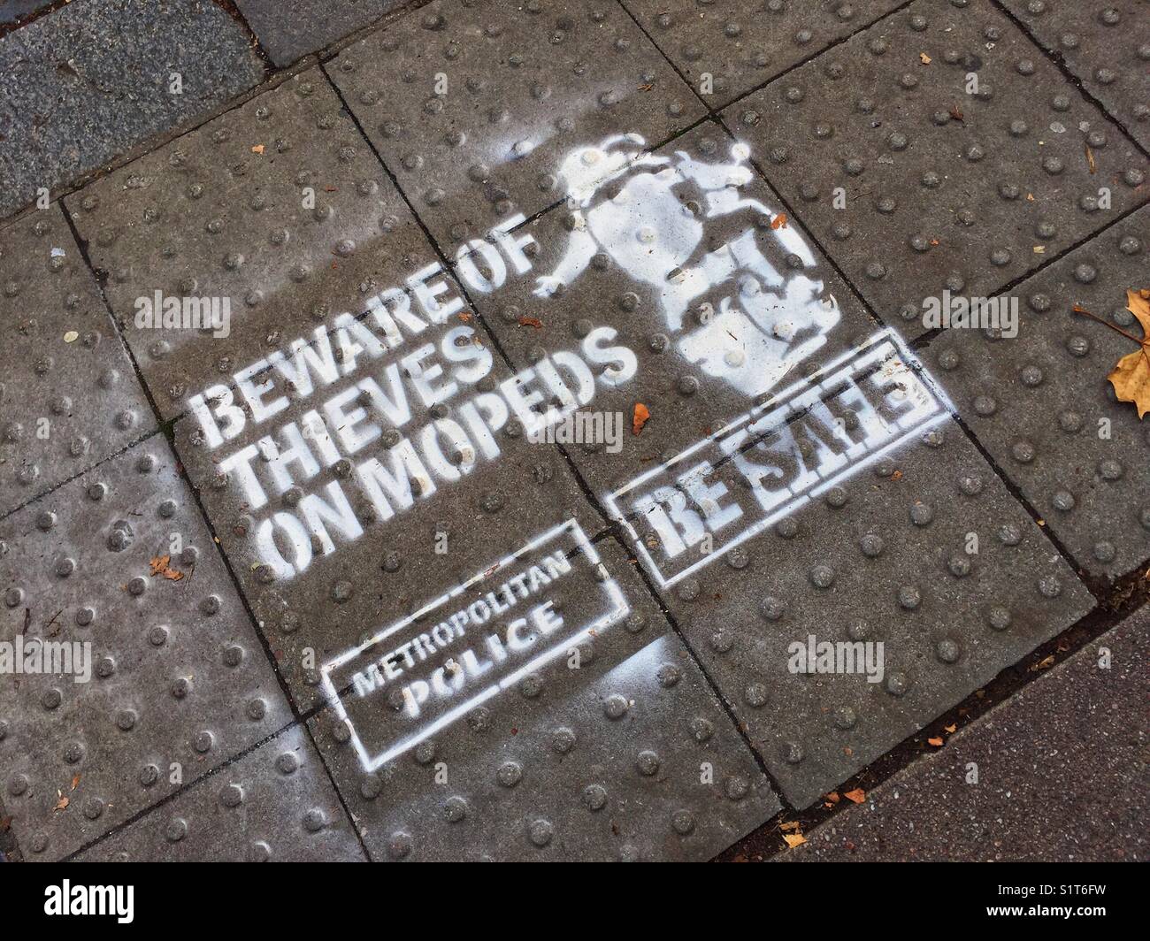 Thieves beware warning sign in hi-res stock photography and images - Alamy