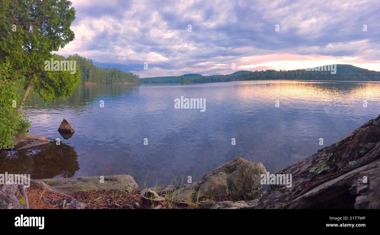 Lakeshore views hi-res stock photography and images - Alamy