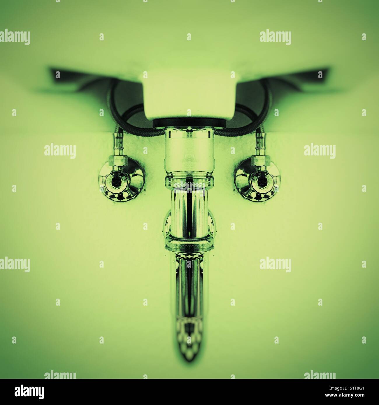 Wash basin pipes hi-res stock photography and images - Alamy