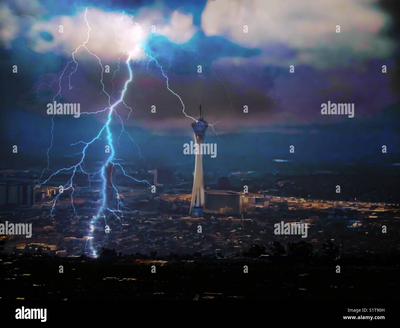 Lightning High Resolution Stock Photography and Images - Alamy