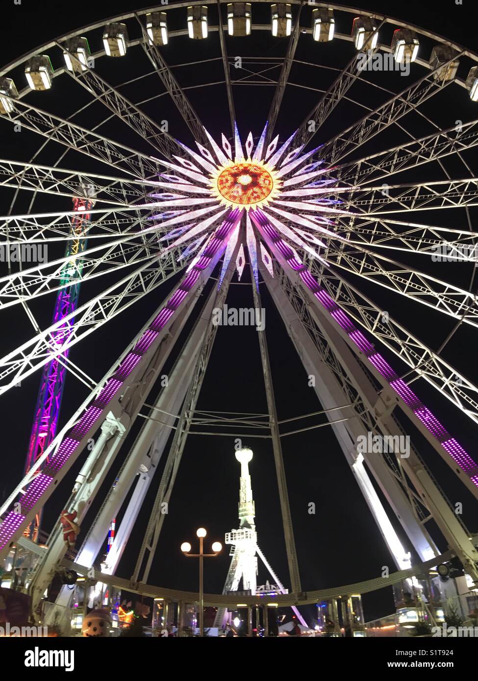 Giant wheel at night hi-res stock photography and images - Alamy