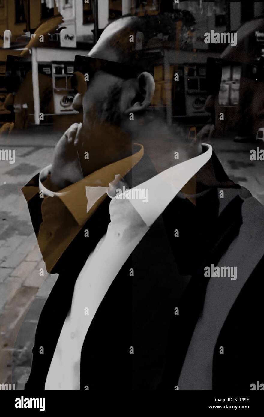 Secret Man in suit on street Stock Photo - Alamy