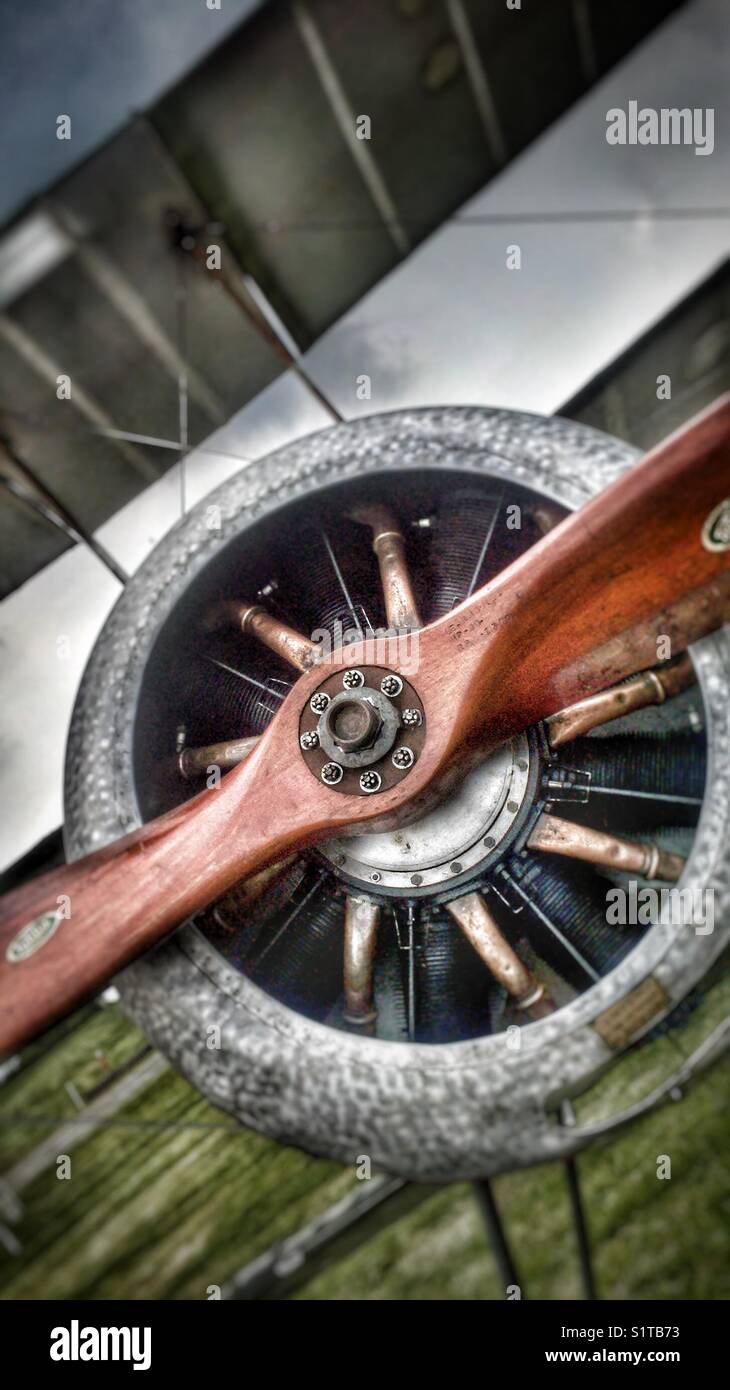 Vintage airplane propeller hi-res stock photography and images - Alamy