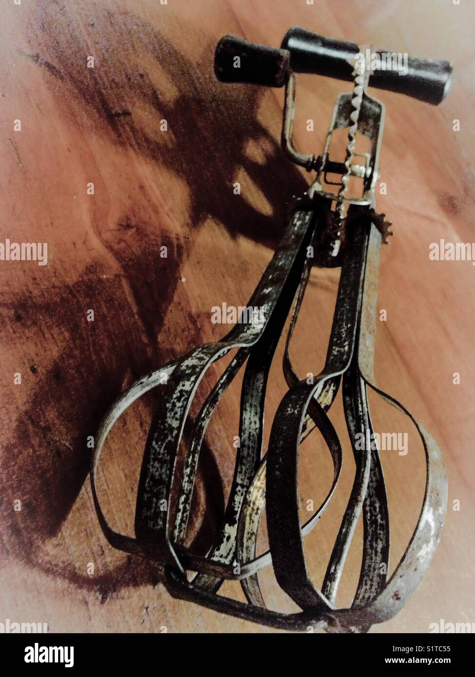 Vintage egg beater Stock Photo - Alamy