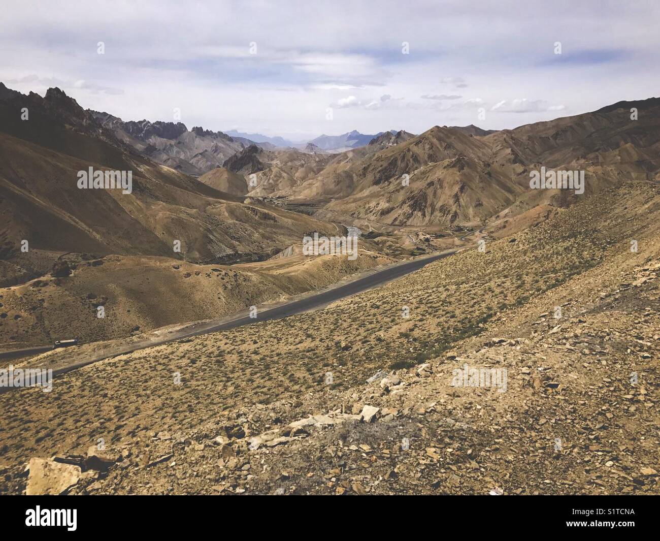 Leh manali highway hi-res stock photography and images - Alamy