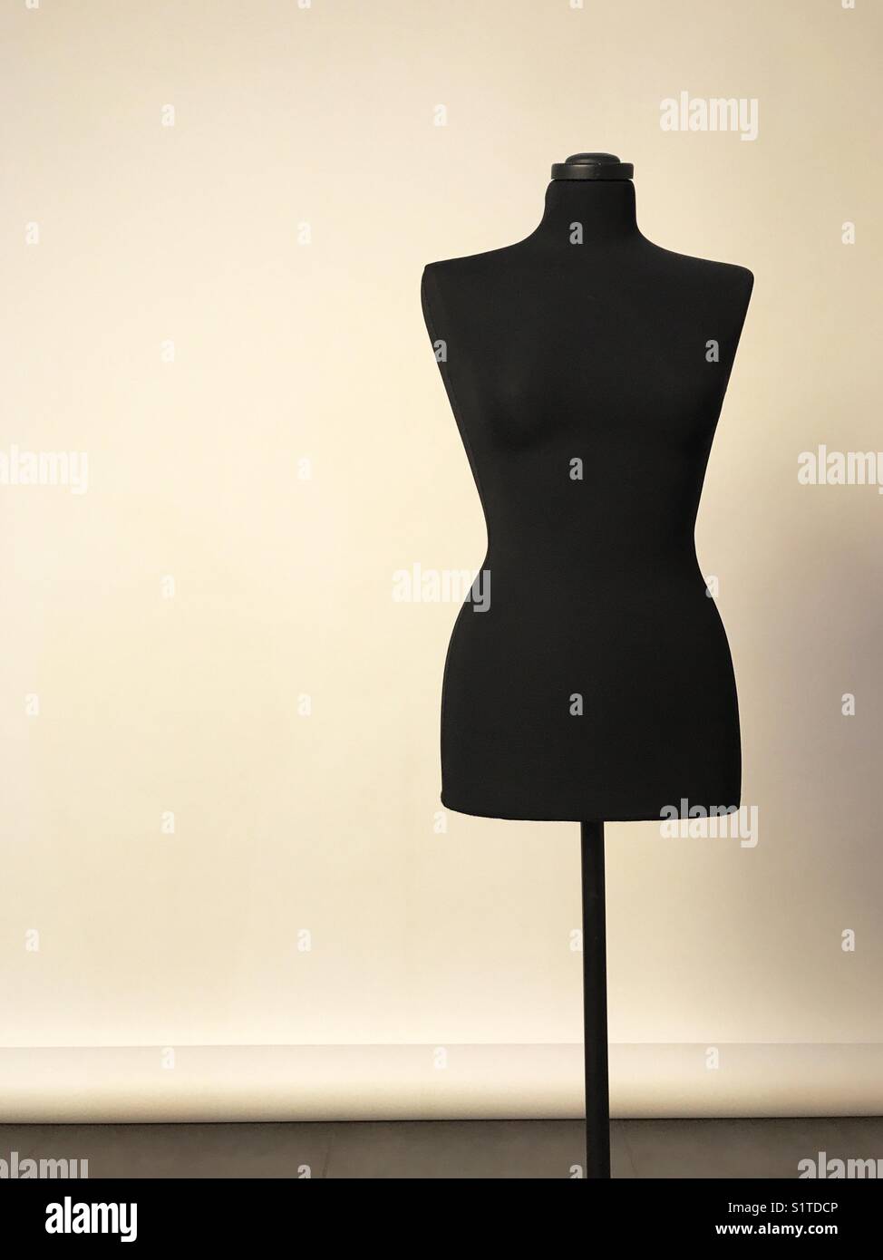 Fashion fitting hi-res stock photography and images - Alamy