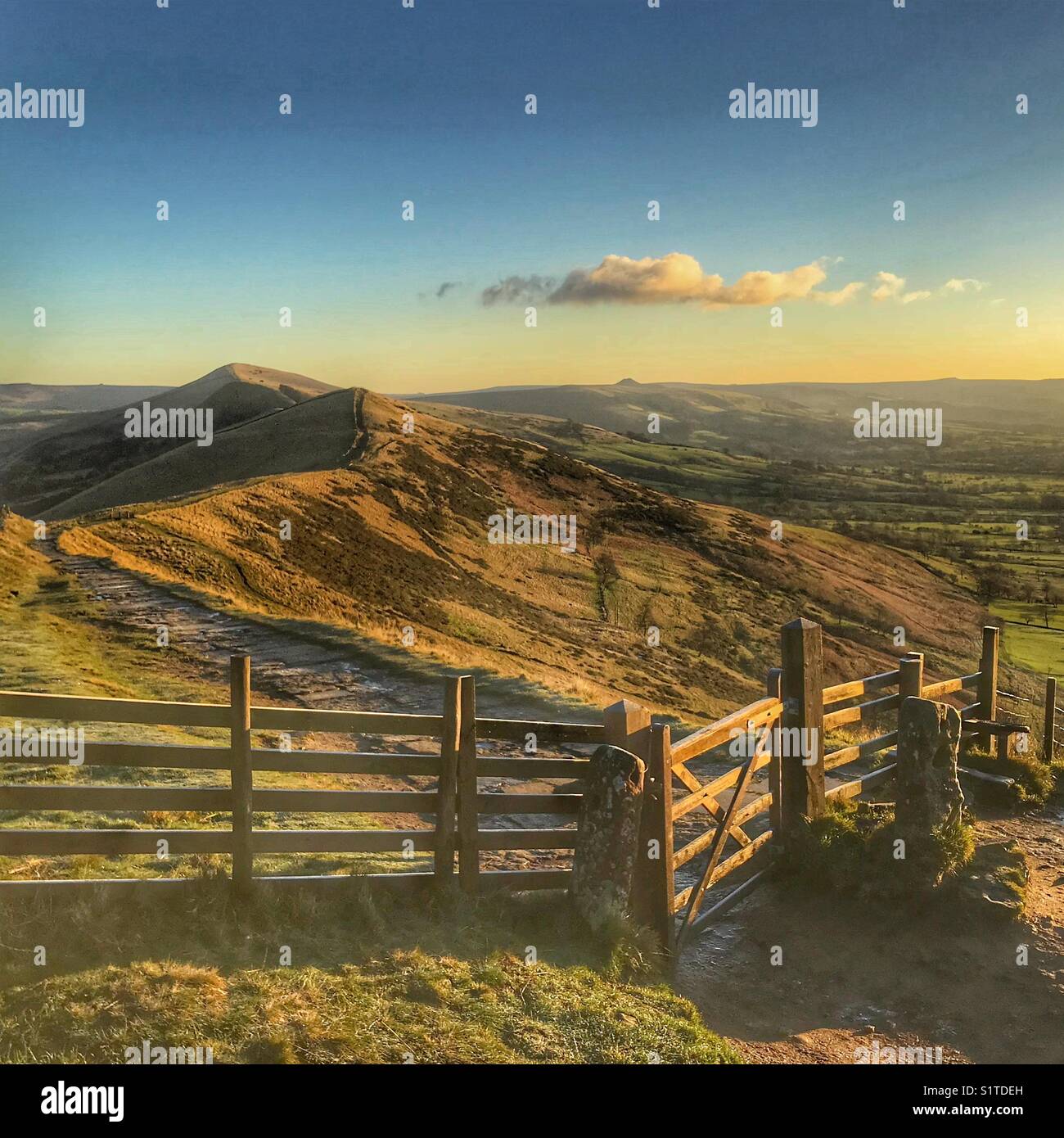 The Great Ridge in The Peak District Derbyshire Stock Photo - Alamy