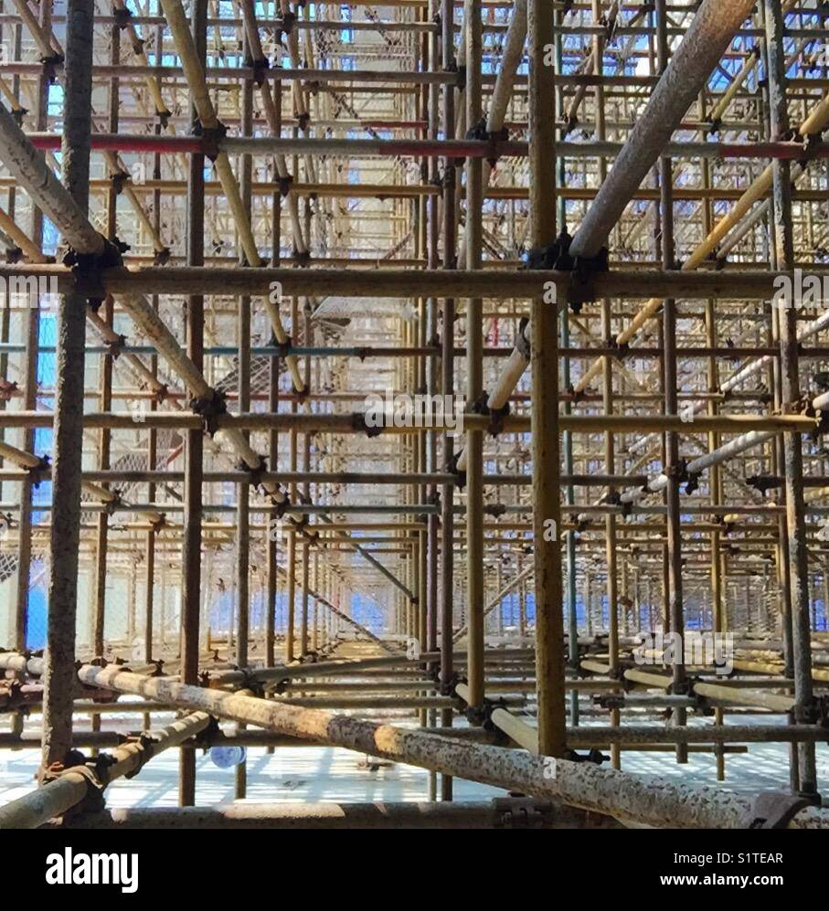 Climbing scaffold hi-res stock photography and images - Alamy