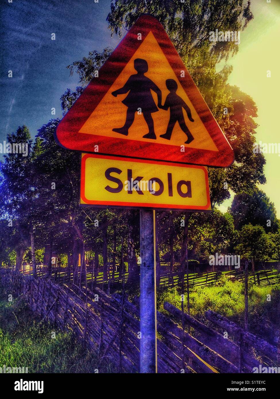 School alert signs hi-res stock photography and images - Alamy