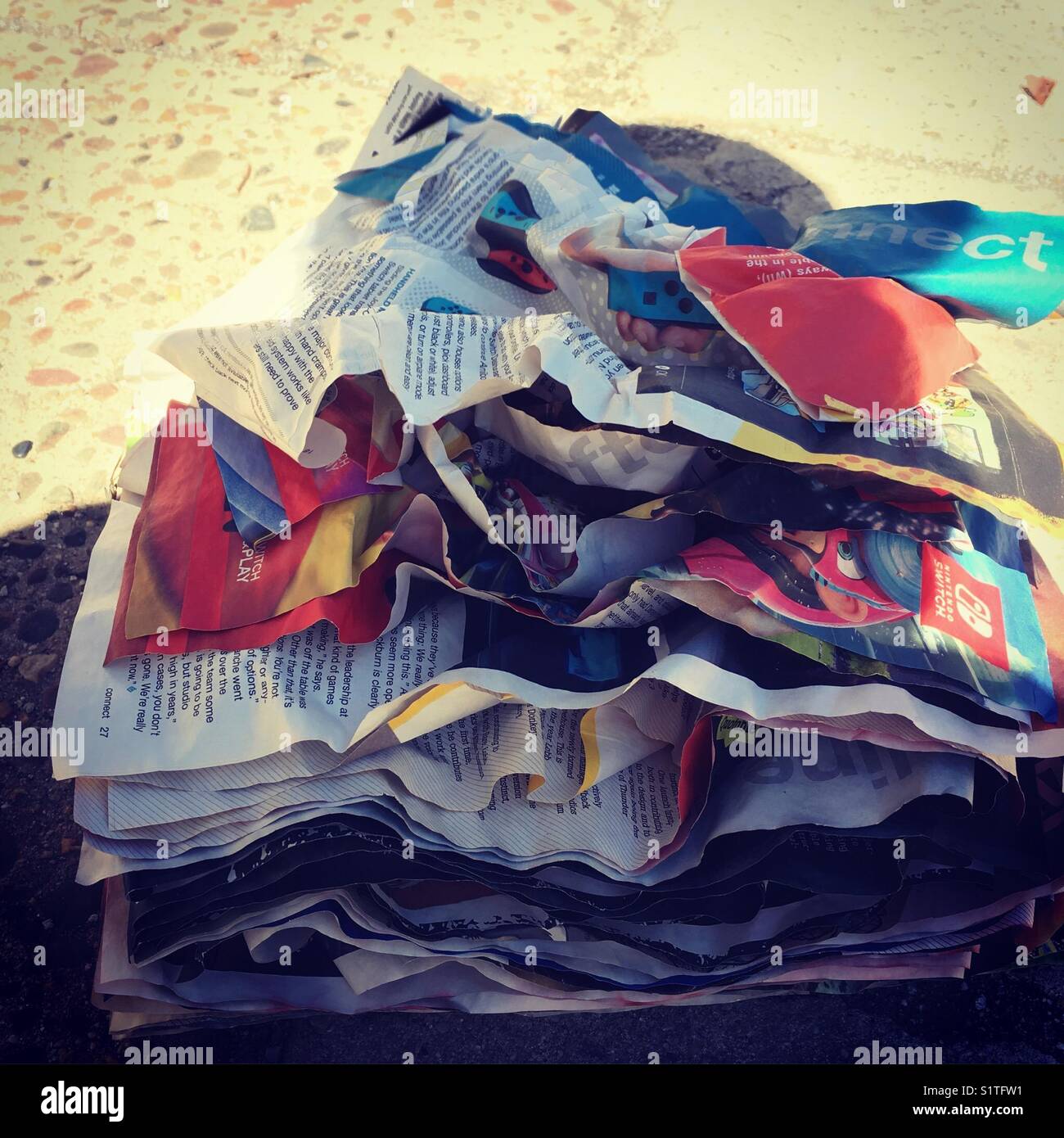 Book in rain hi-res stock photography and images - Alamy