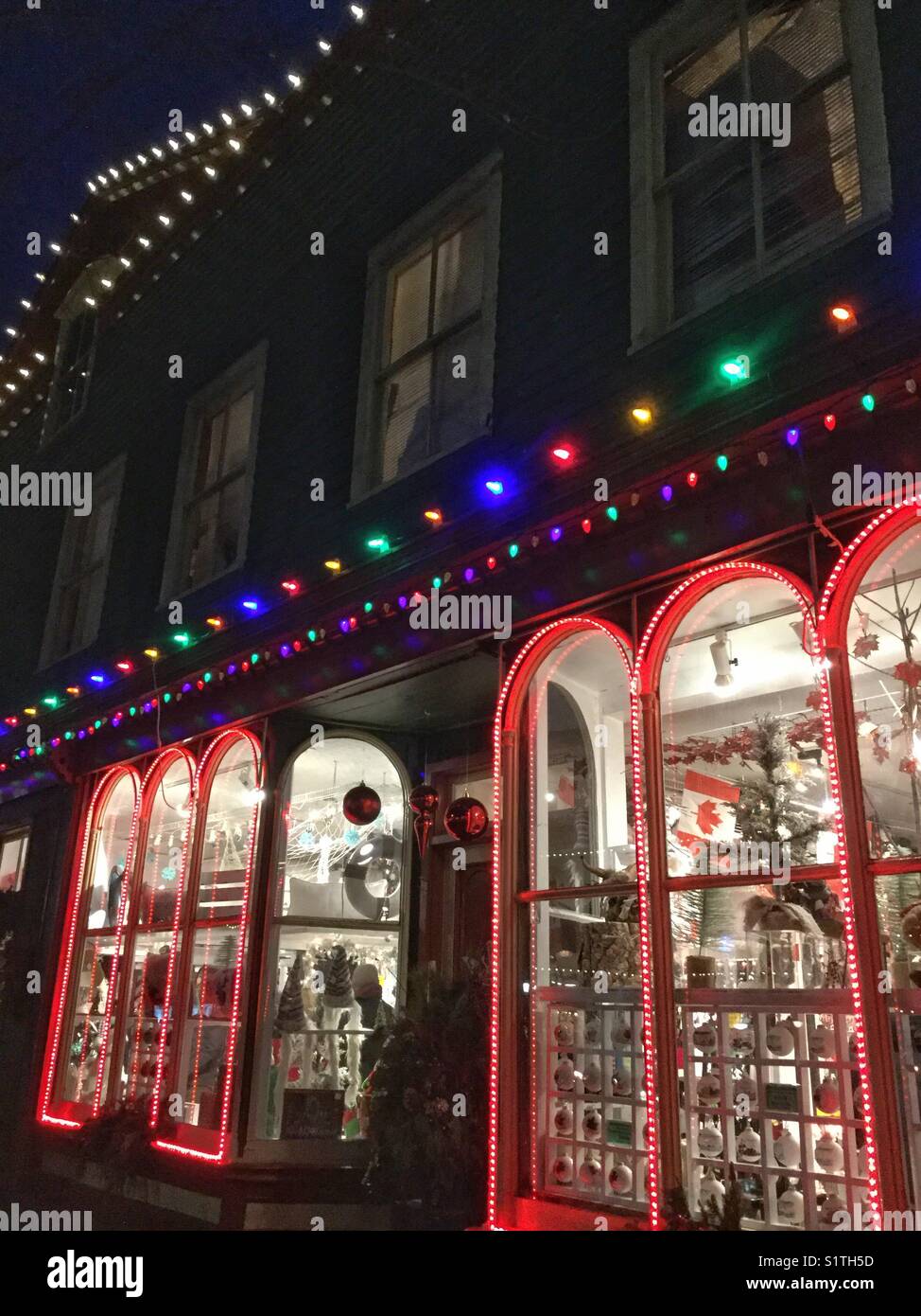 Festive storefront hi-res stock photography and images - Alamy